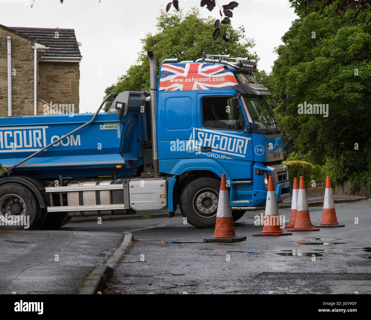 Tipper truck tipping hi-res stock photography and images - Alamy