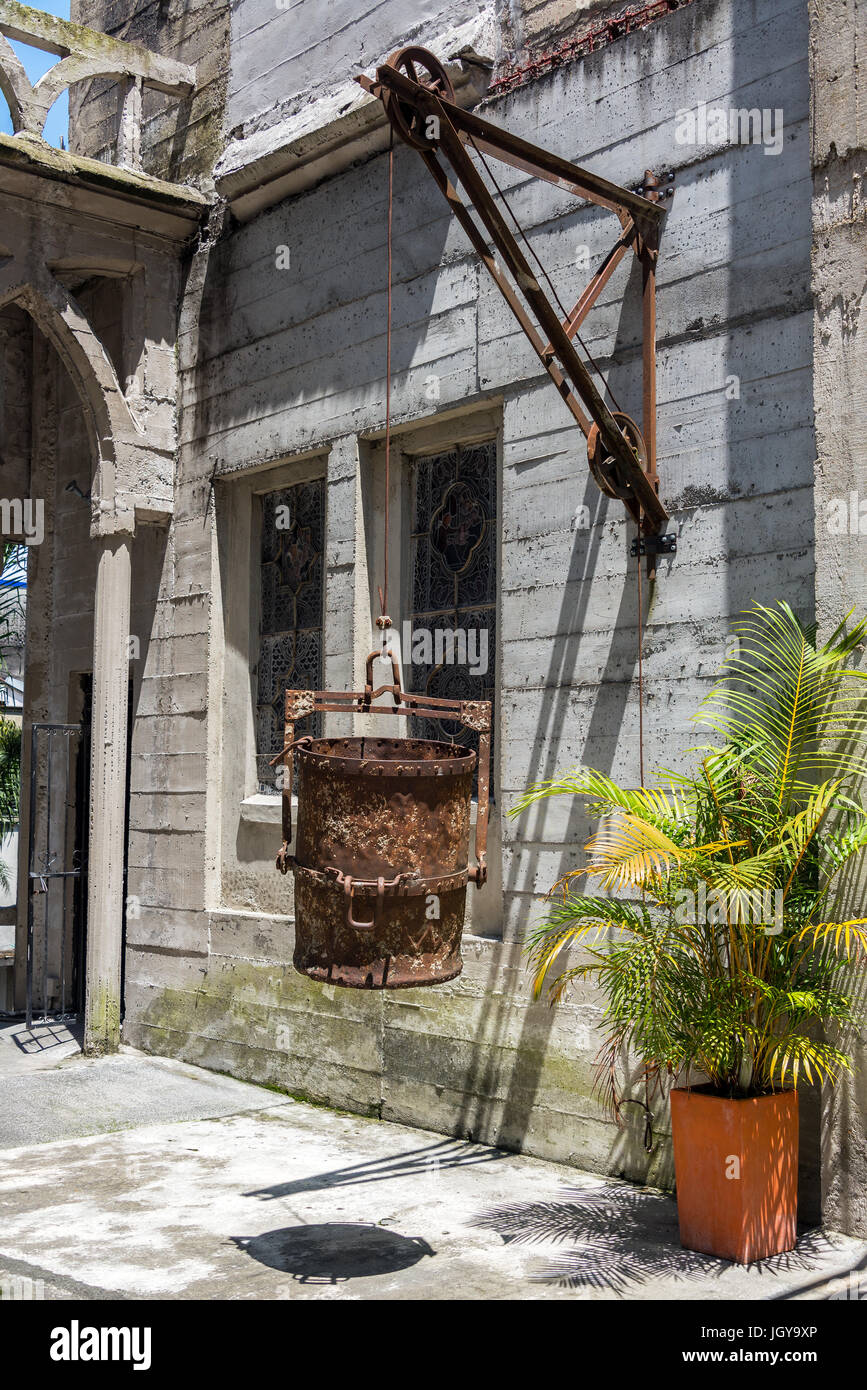 Bucket hanging hi-res stock photography and images - Alamy