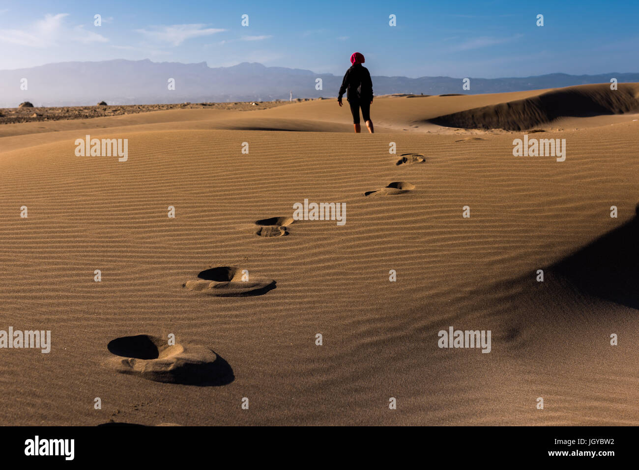 Footstep on sand hi-res stock photography and images - Alamy