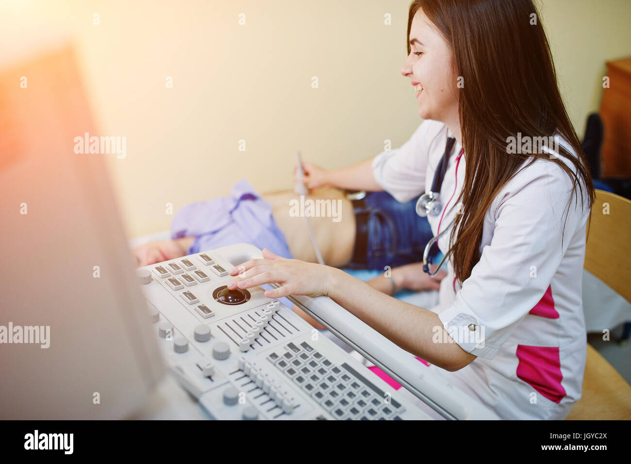 Ultrasound machine doctor hand usg hi-res stock photography and images ...