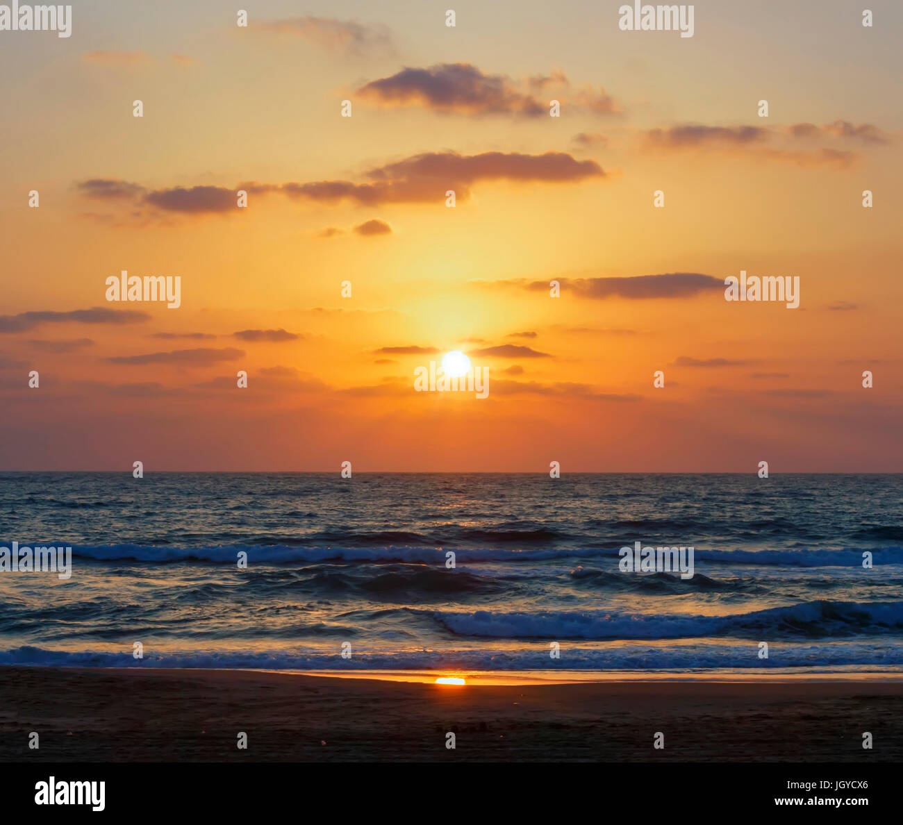 Colourful dawn hi-res stock photography and images - Alamy