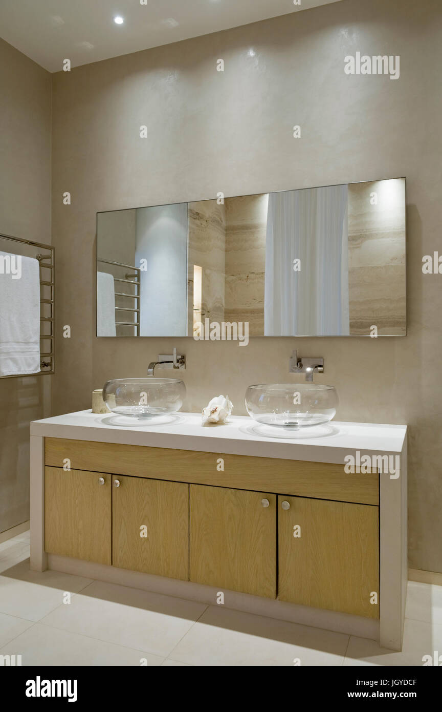 Modern bathroom design ideas hi-res stock photography and images - Alamy