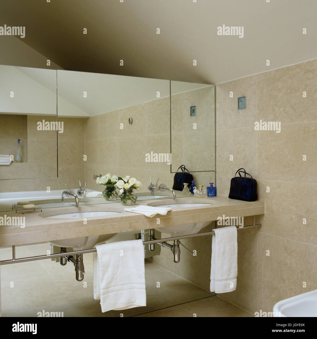 Recess cabinet hi-res stock photography and images - Alamy