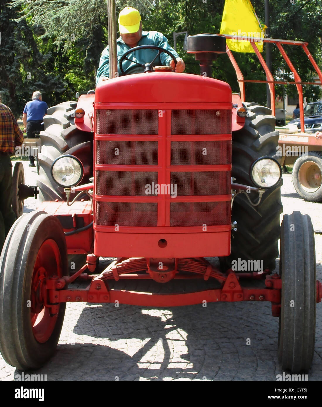 Old red tractor Stock Photo - Alamy