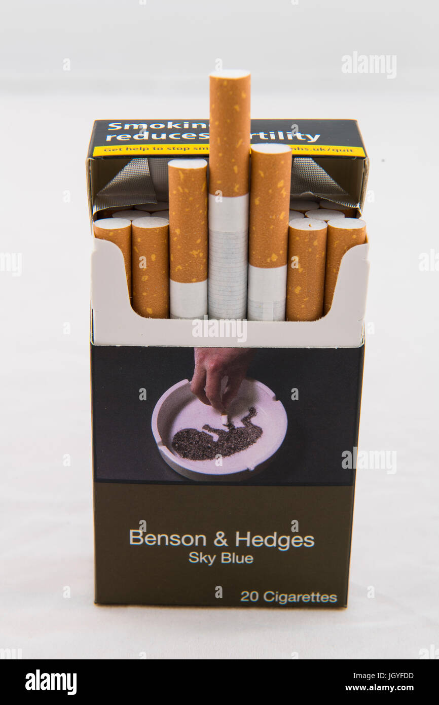 Cigarette packet warning uk hi-res stock photography and images - Alamy