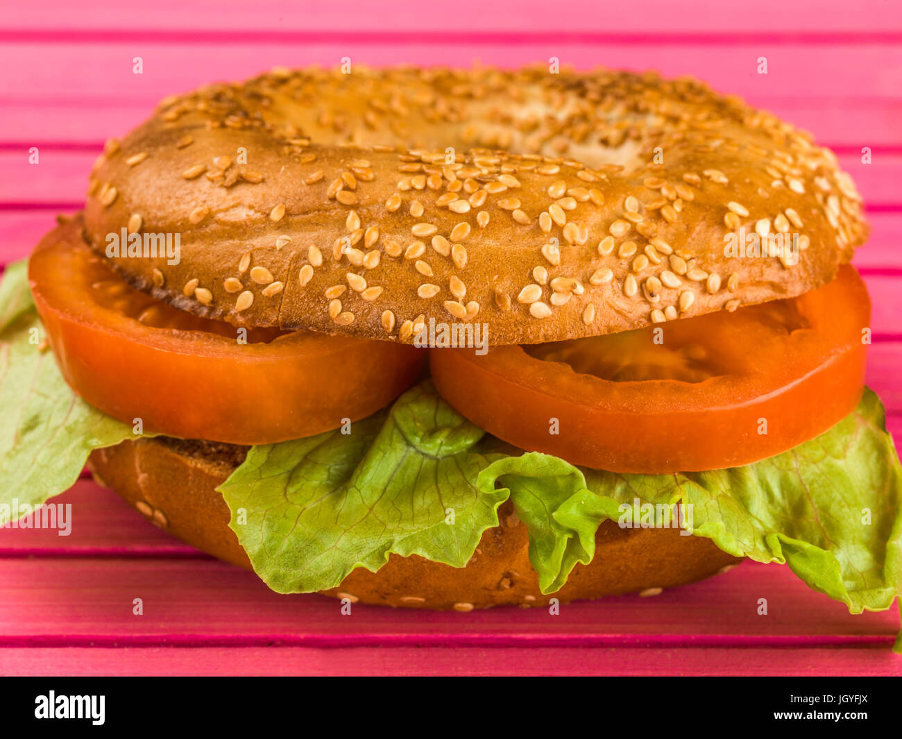 Tomato and lettuce bagel sandwich hi-res stock photography and images ...