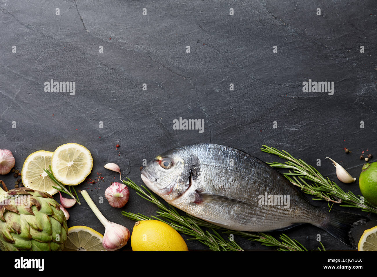 Restaurant sea bream hi-res stock photography and images - Alamy