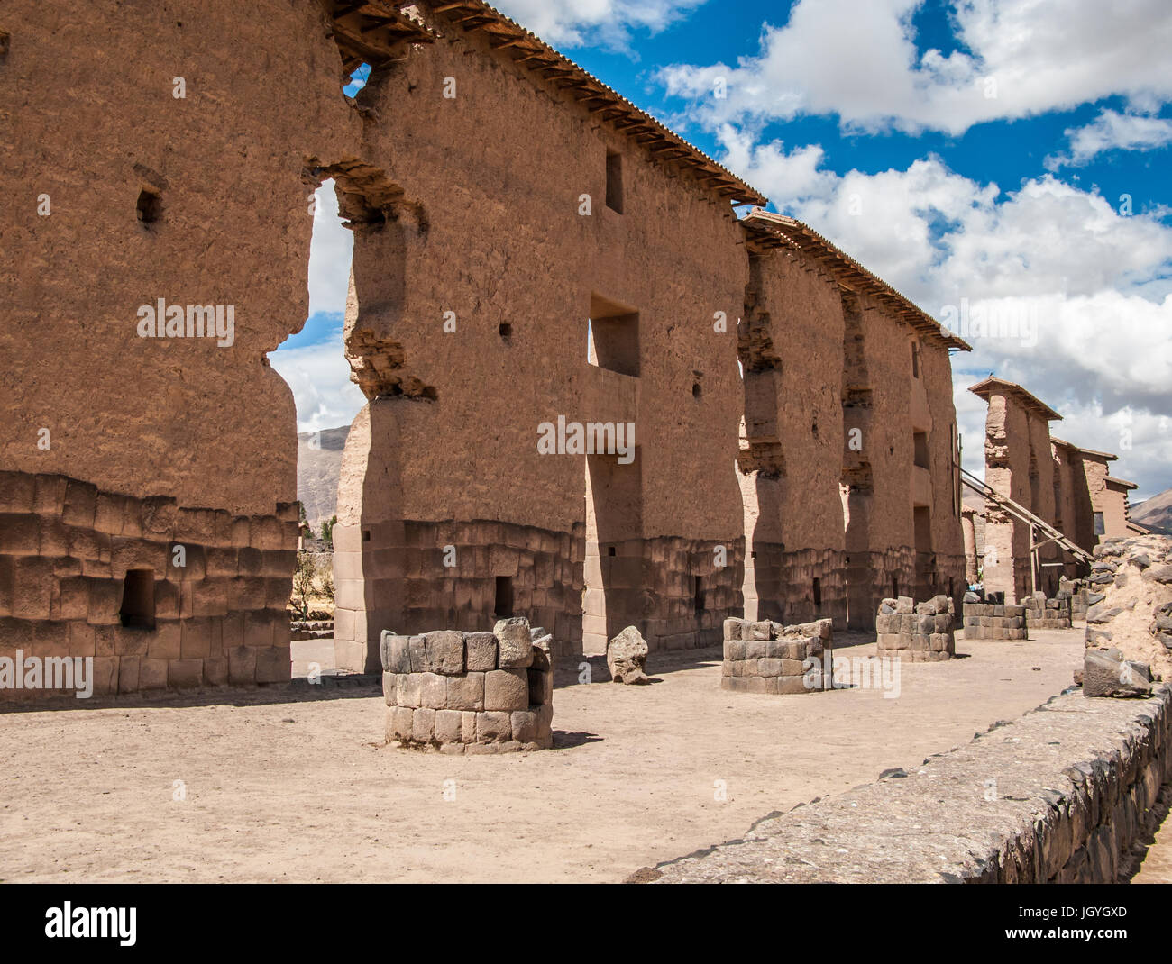 Raqchi Temple of Wiracocha site, Peru Stock Photo - Alamy