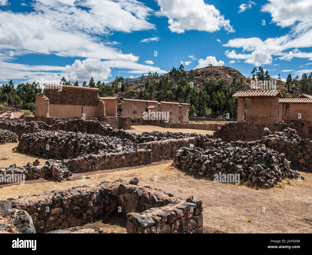 Raqchi inca temple hi-res stock photography and images - Alamy