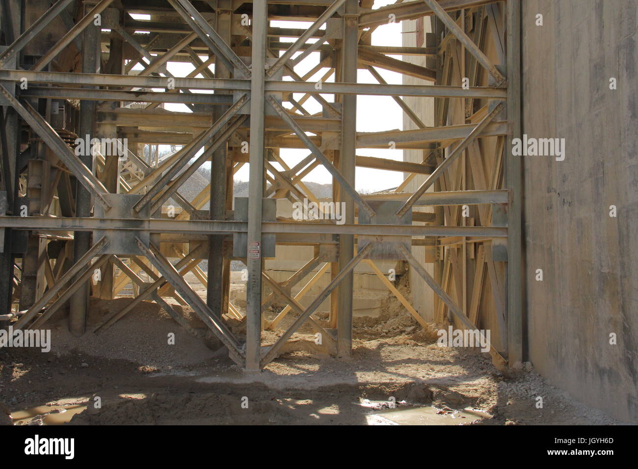 Plant support structure hi-res stock photography and images - Alamy