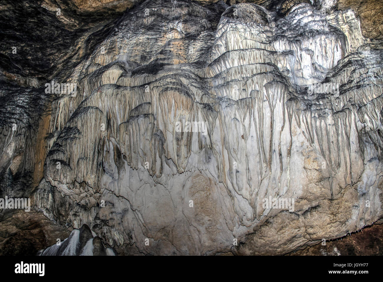 Draperies in cave hi-res stock photography and images - Alamy