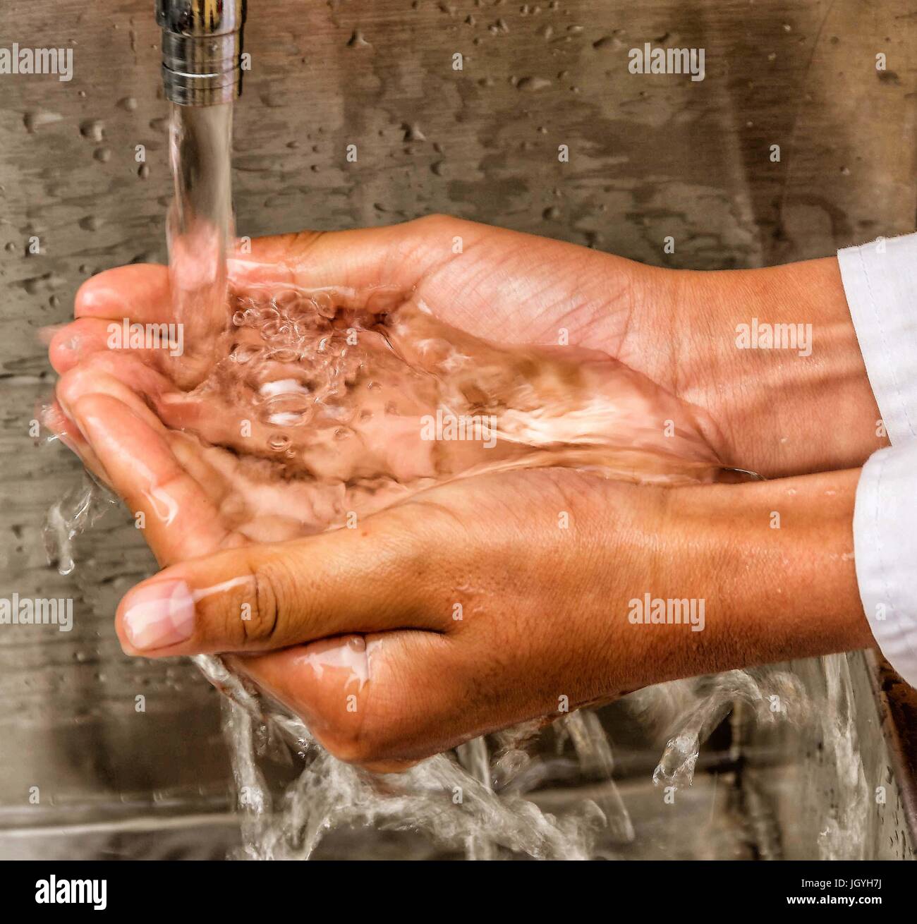 Hand washing basin hi-res stock photography and images - Alamy