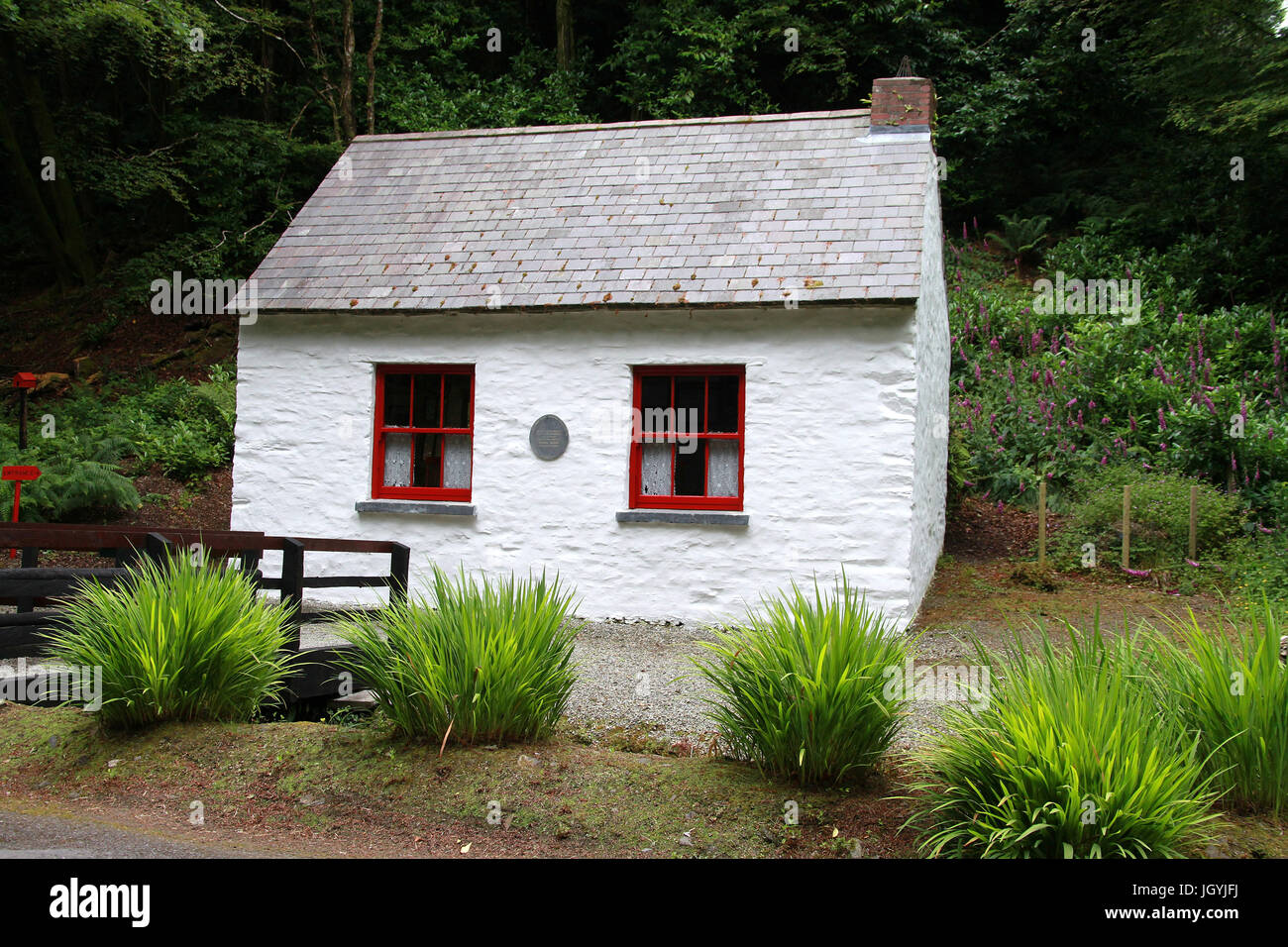 Stone cottage in west cork hi-res stock photography and images - Alamy