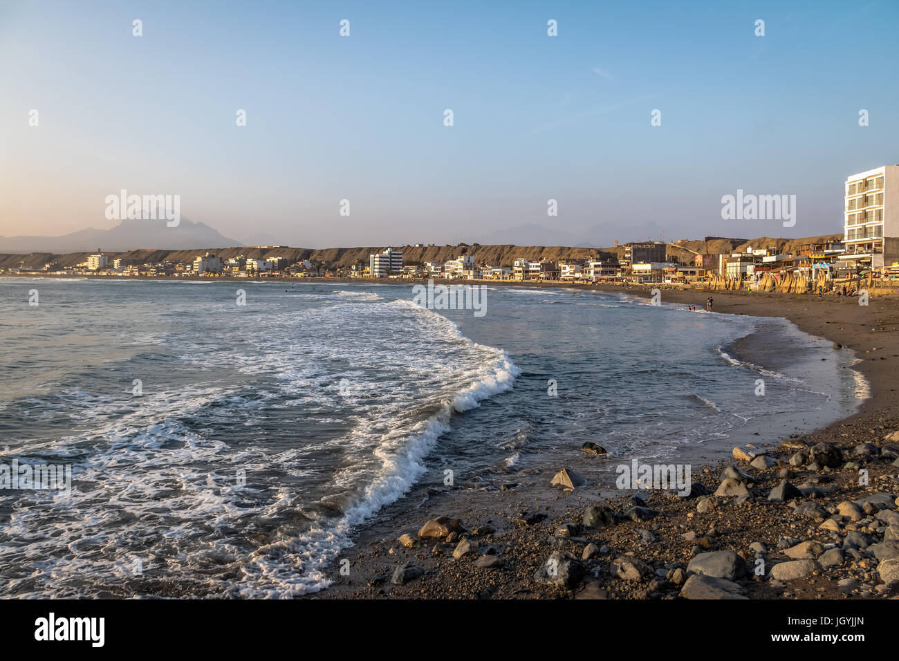Huanchaco Beach and town - Trujillo, Peru Stock Photo - Alamy