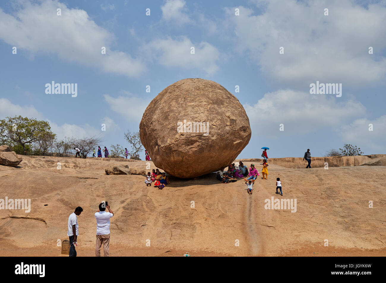 Krishna's butterball, the giant natural balancing rock , Monolithic ...