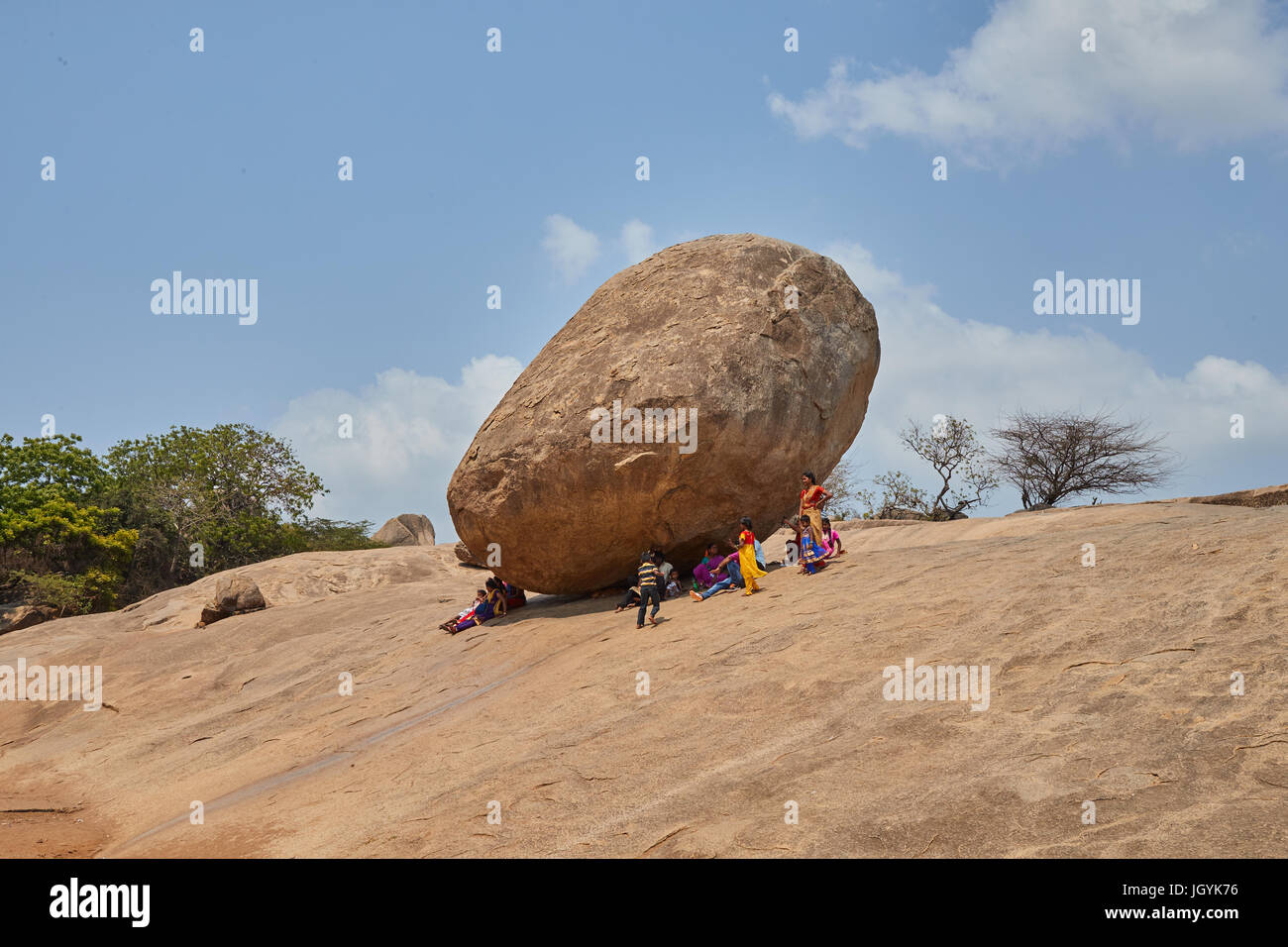 Krishna's butterball, the giant natural balancing rock , Monolithic ...