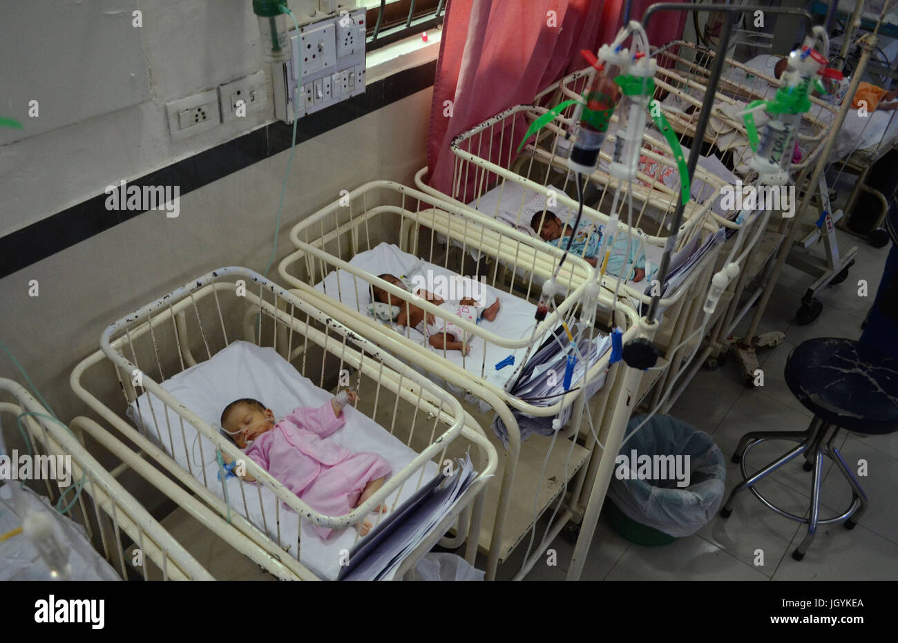 Pakistani mothers with their new born infants at local hospital on the ...