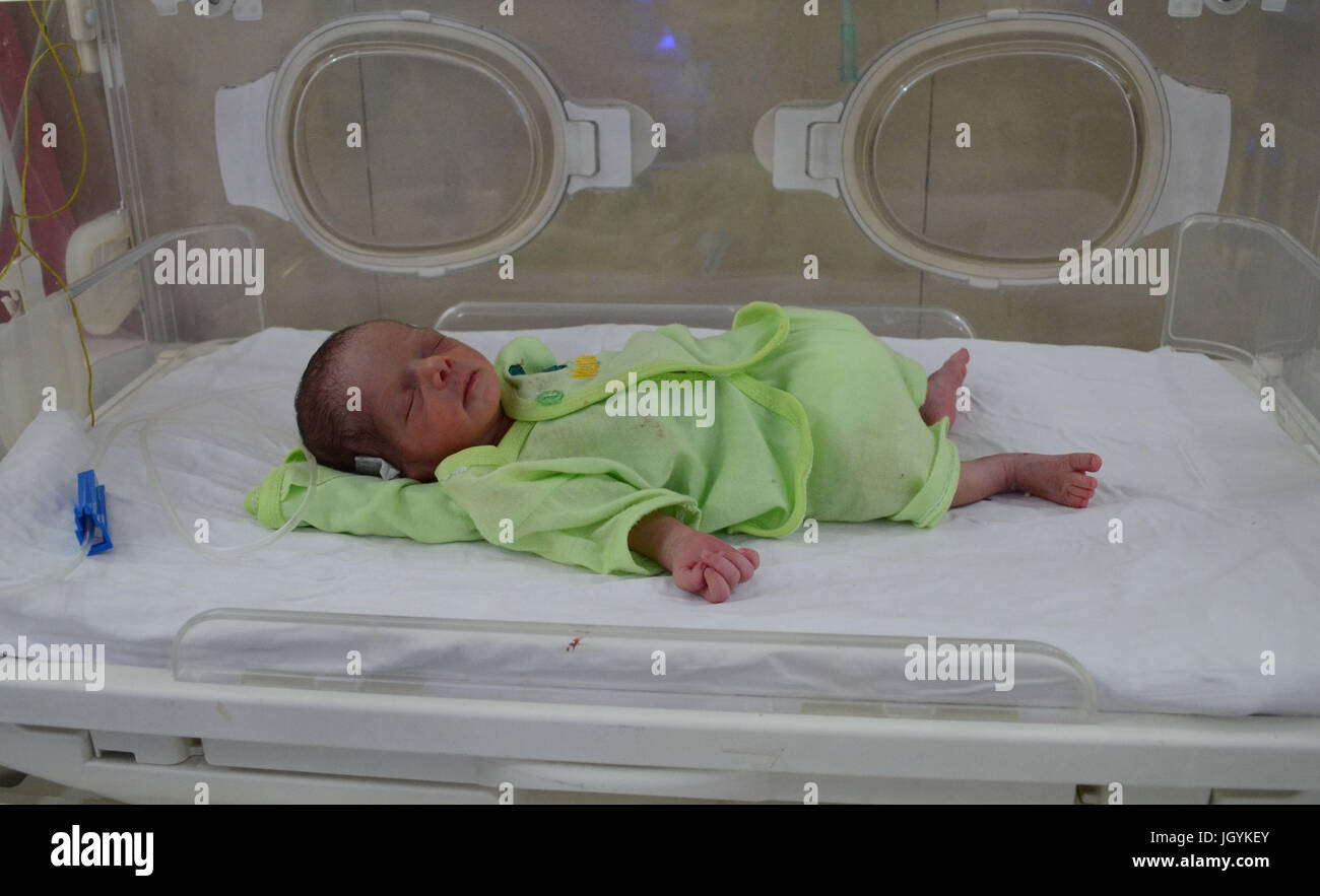 Pakistani mothers with their new born infants at local hospital on the ...