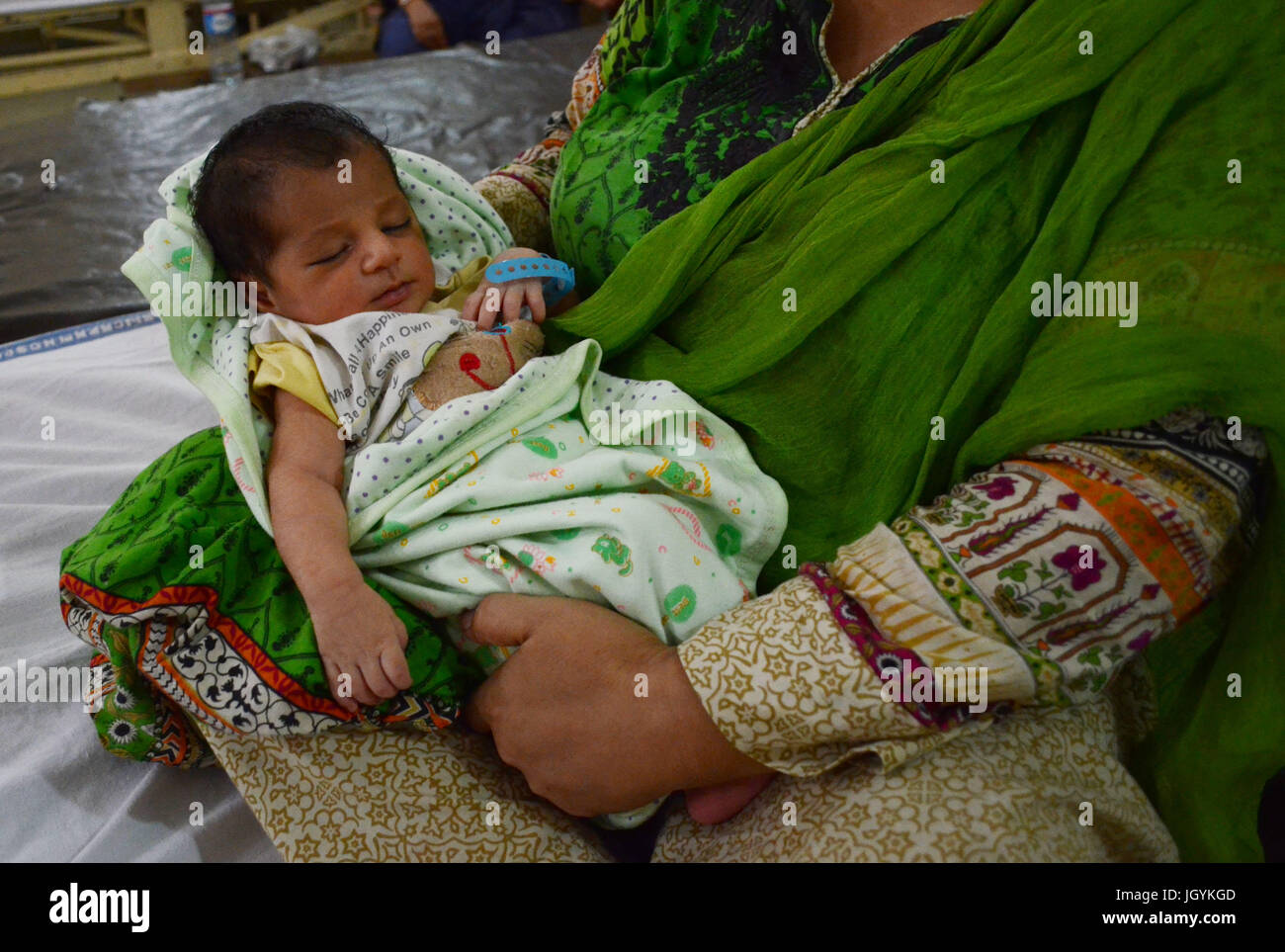 Pakistani mothers with their new born infants at local hospital on the ...