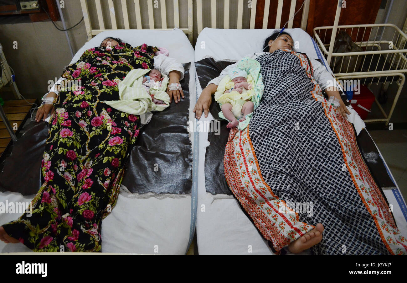 Pakistani mothers with their new born infants at local hospital on the ...