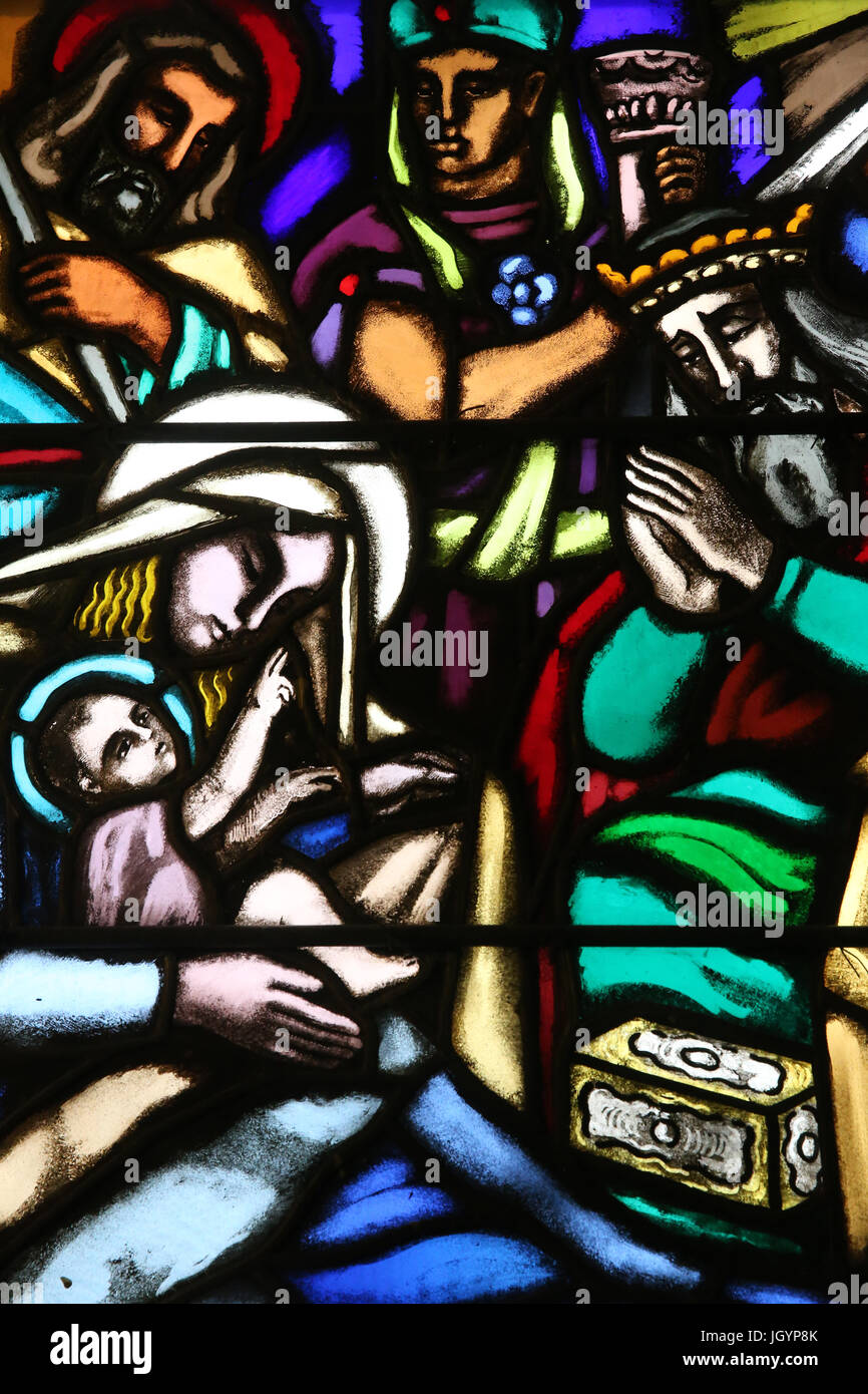 Stained glass adoration magi hi-res stock photography and images - Alamy