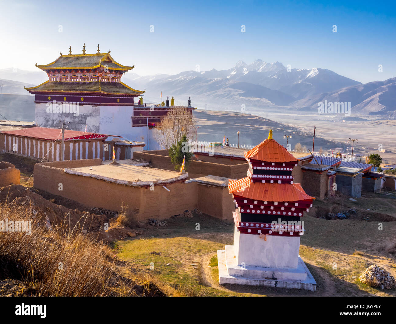 View of tibetan monastery in Dege, Sichuan, China Stock Photo - Alamy