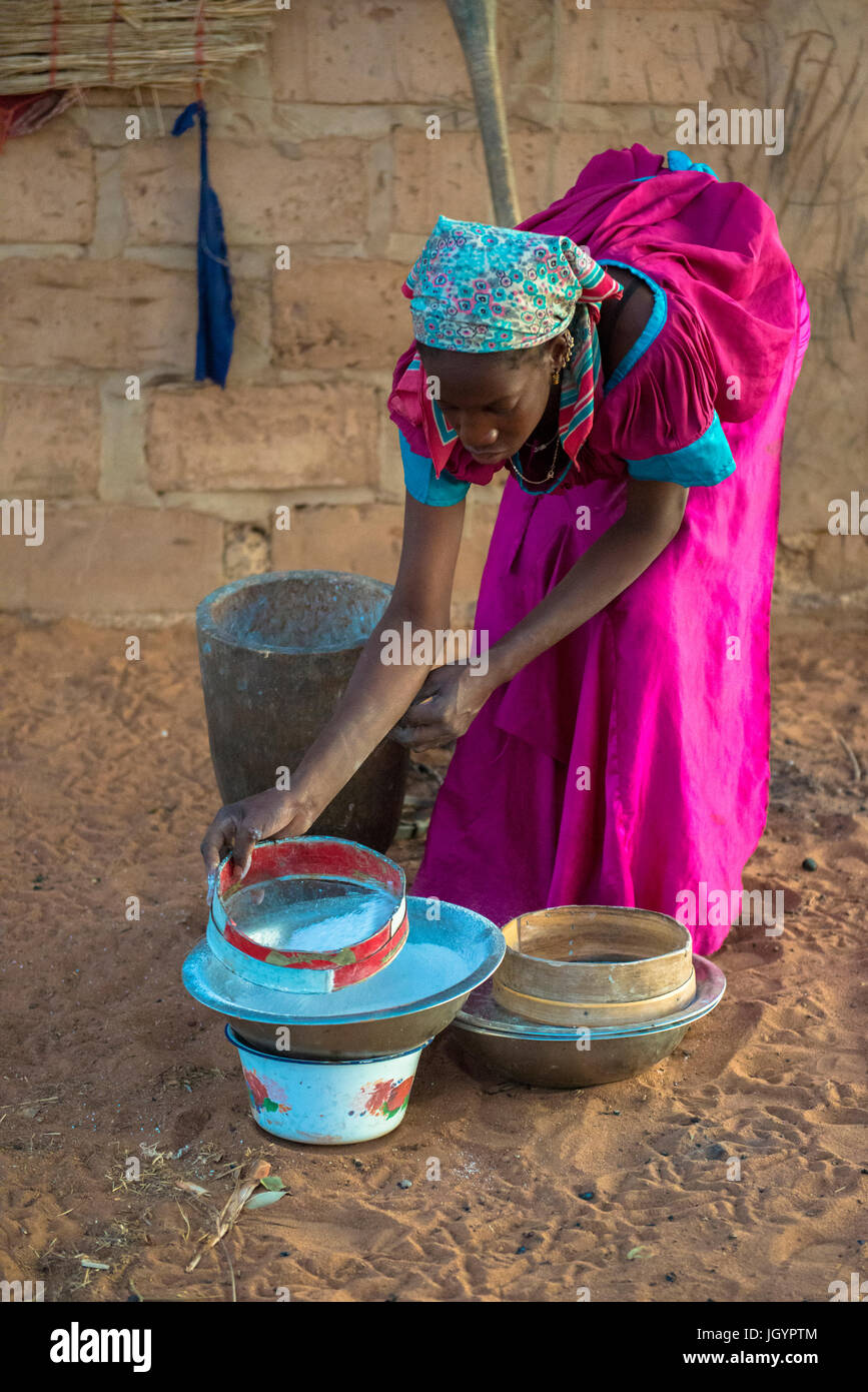 Straining hi-res stock photography and images - Alamy