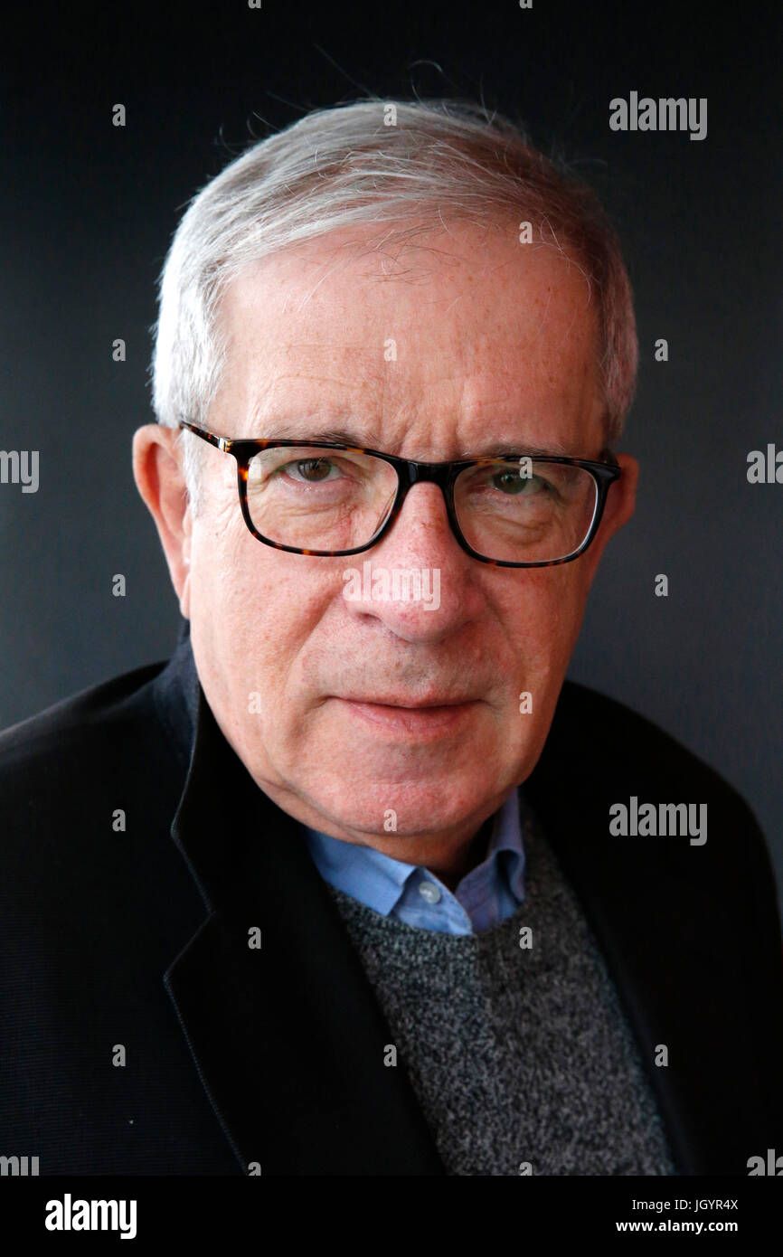 Journalist hi-res stock photography and images - Alamy