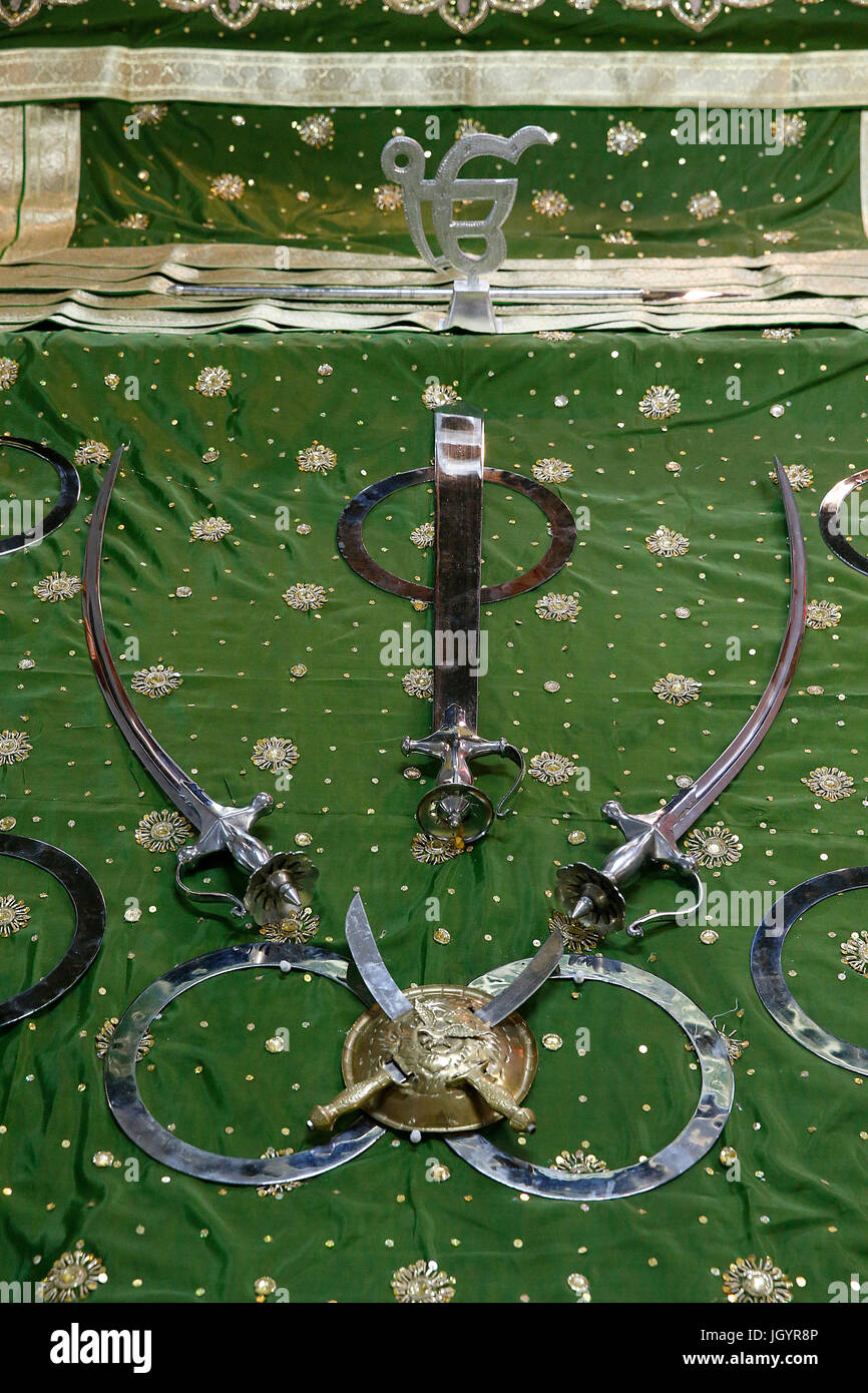 Sikh weapons hi-res stock photography and images - Alamy