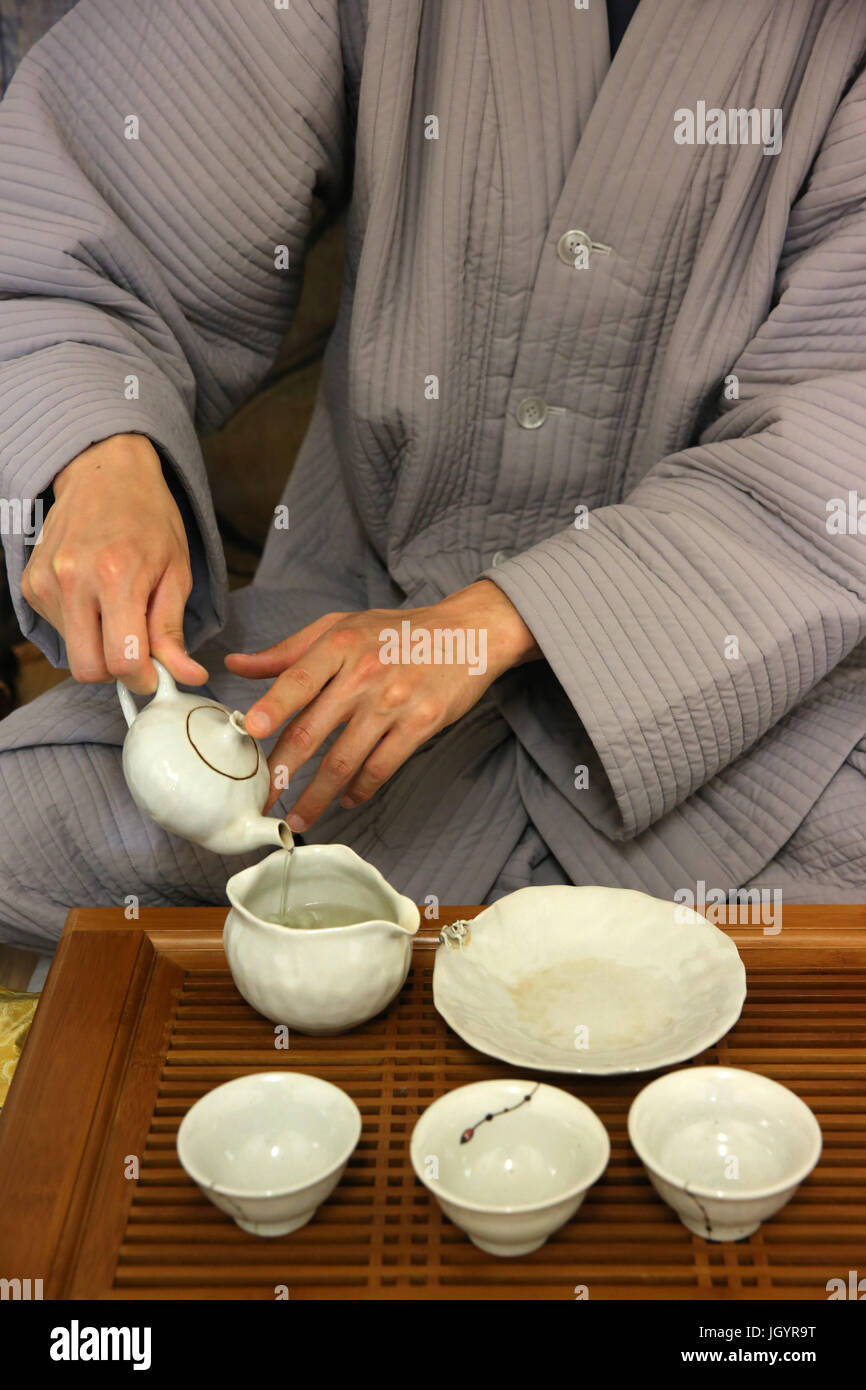 Tea ceremony in a Korean buddhist temple. France Stock Photo - Alamy