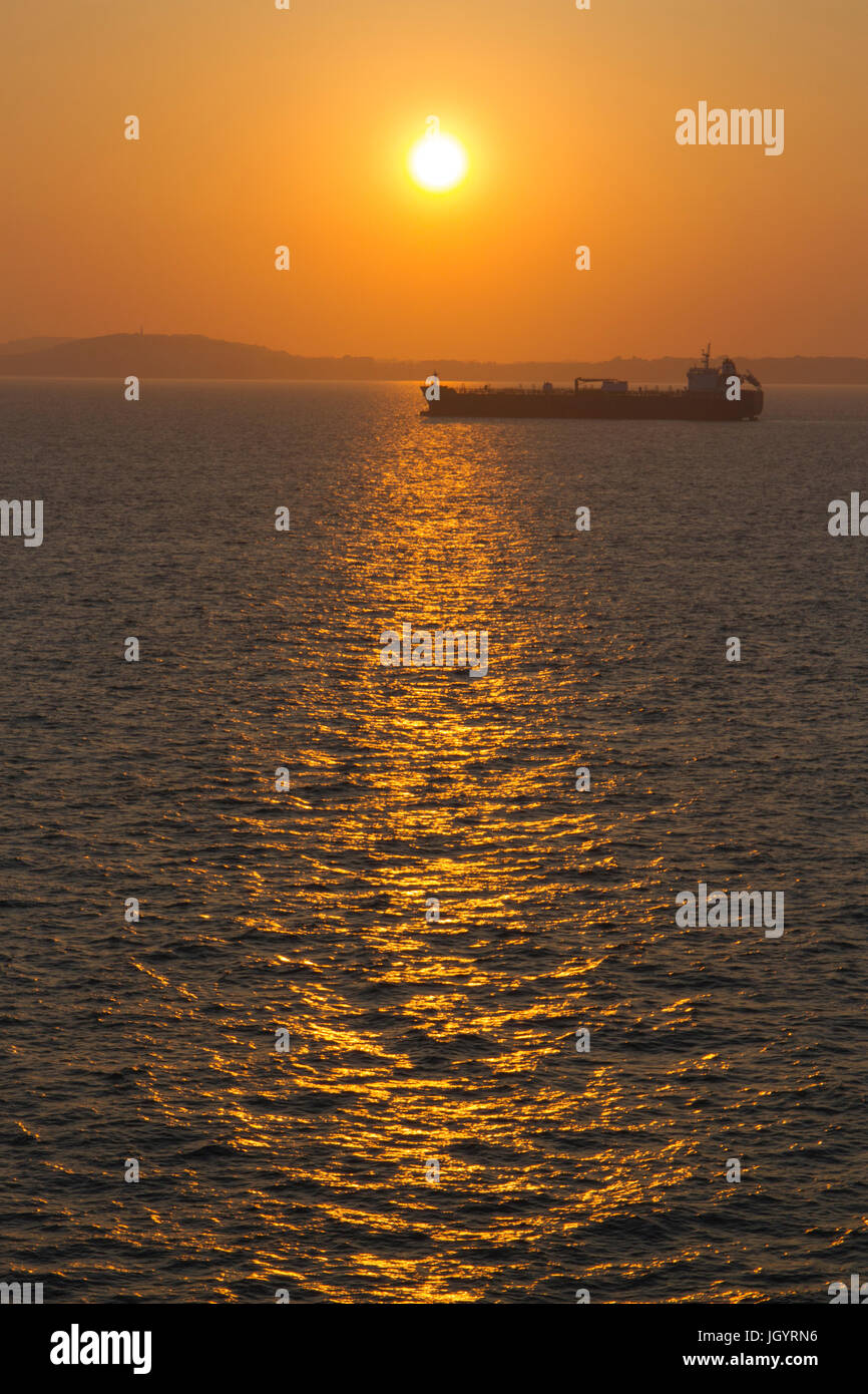 Oil tanker sunset hi-res stock photography and images - Alamy