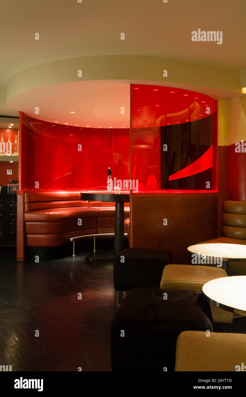 Retro bar hi-res stock photography and images - Alamy