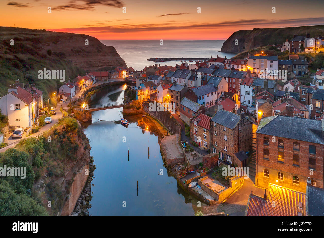 Staithes fishing village on the North Yorkshire Coast Stock Photo - Alamy