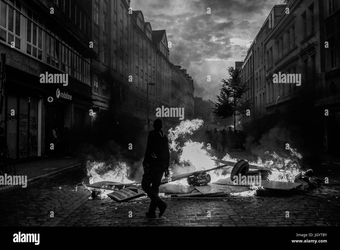 Black block g20 hamburg Black and White Stock Photos & Images - Alamy