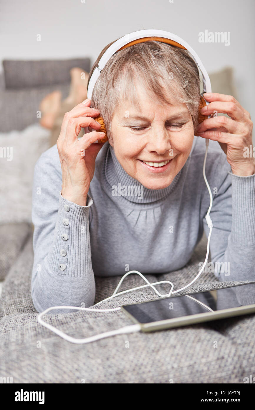 Citizen music hi-res stock photography and images - Alamy