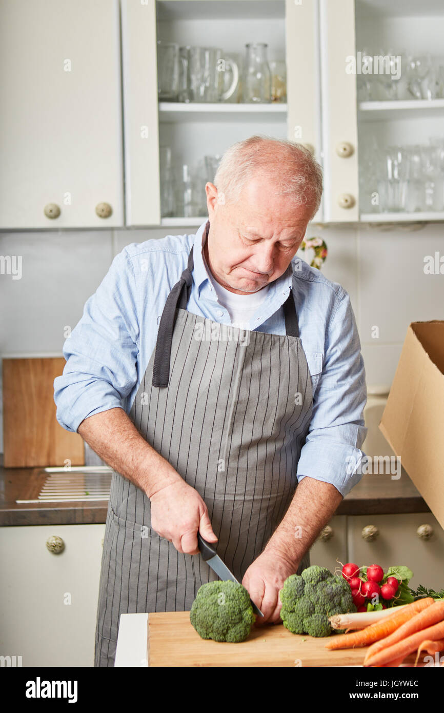 Cooking man hi-res stock photography and images - Alamy