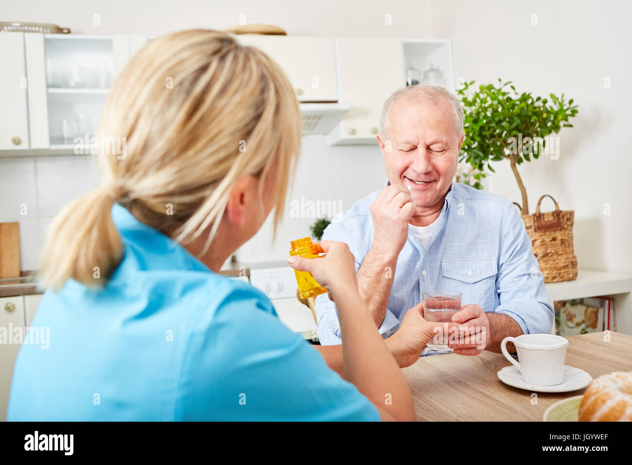 Demented senior man alzheimers hi-res stock photography and images - Alamy