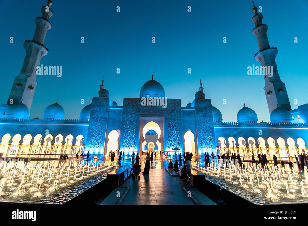 Traditional emirati architecture hi-res stock photography and images ...