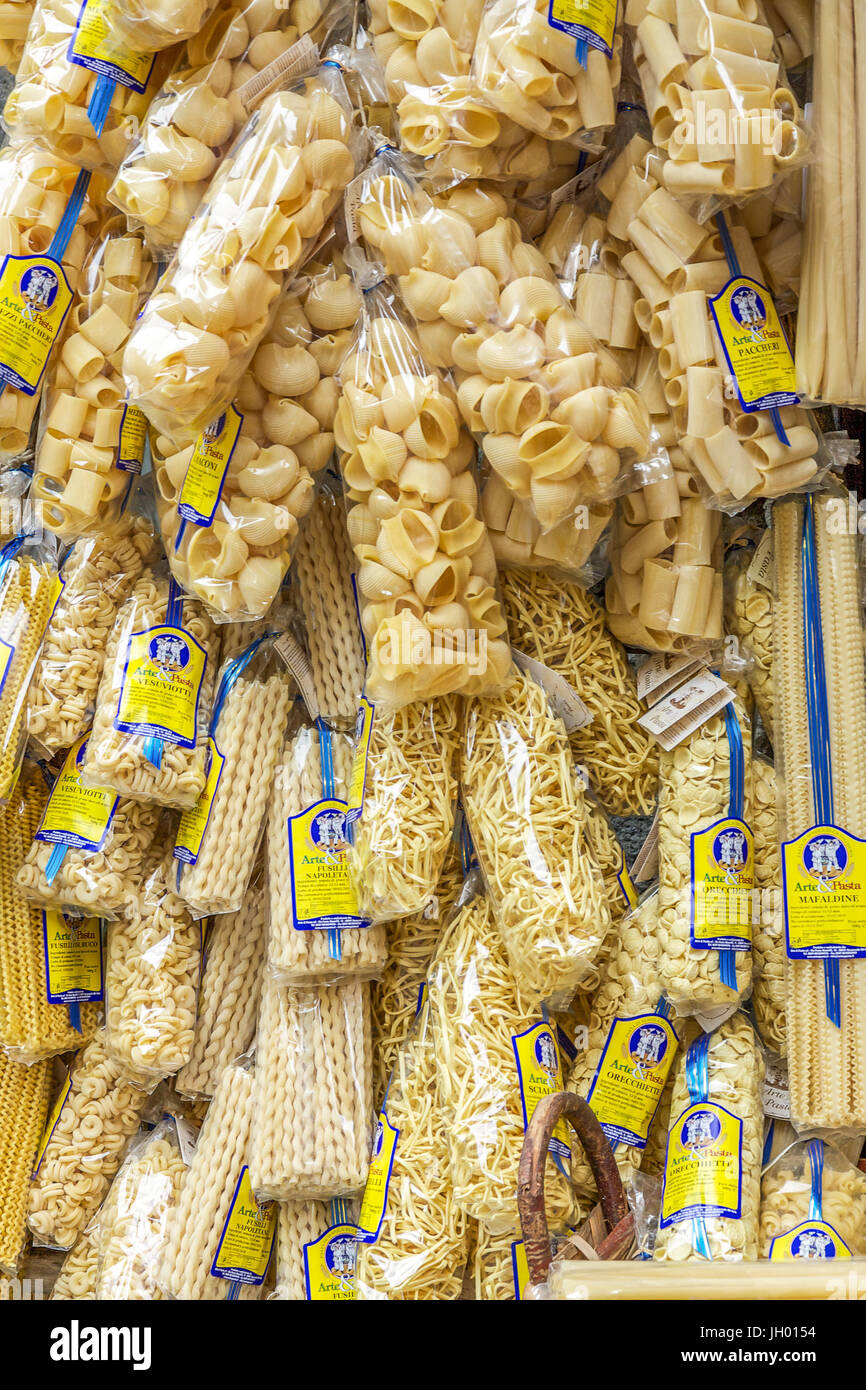 Supermarket pasta hi-res stock photography and images - Alamy
