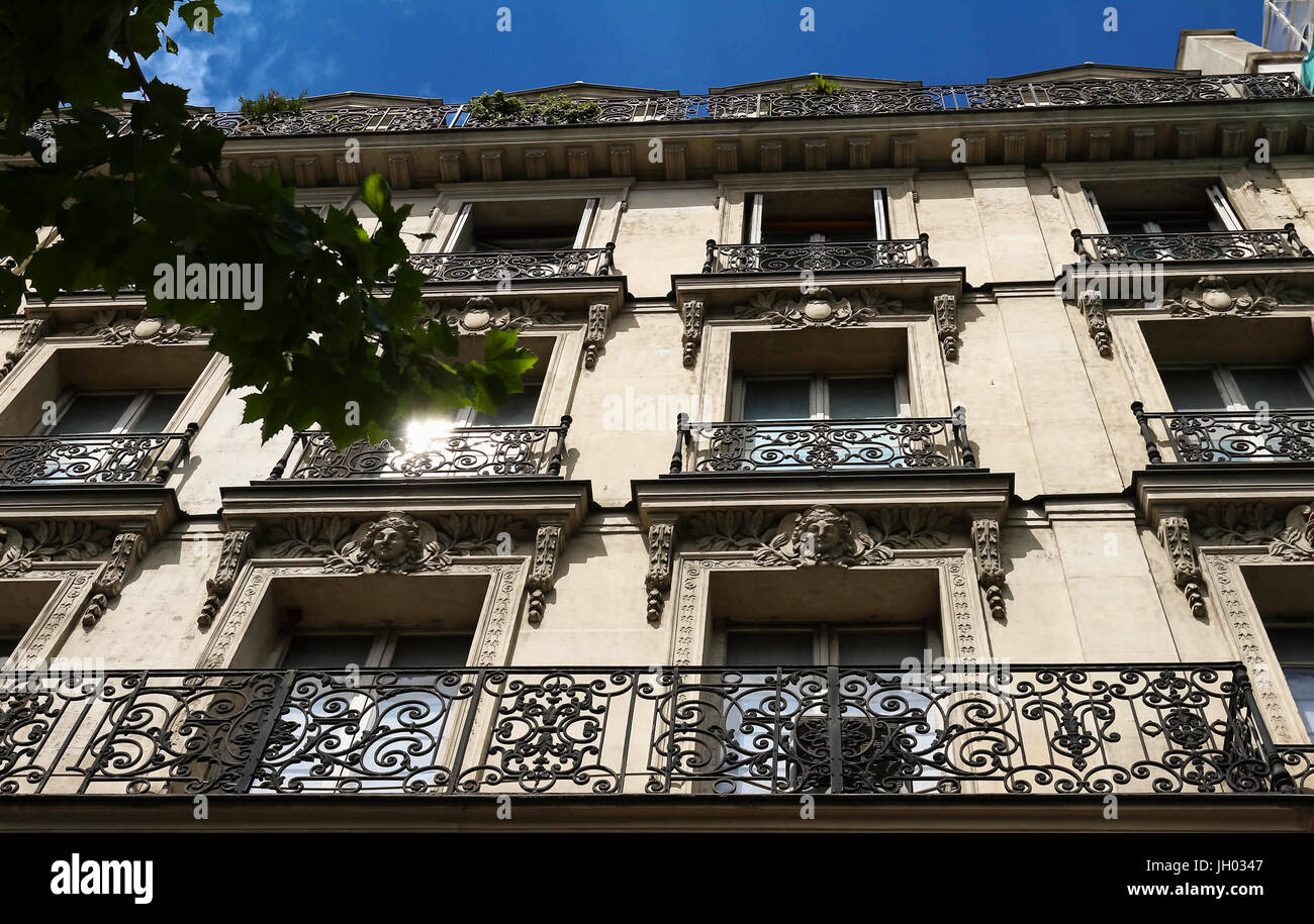 The facade of Parisian building, France Stock Photo - Alamy