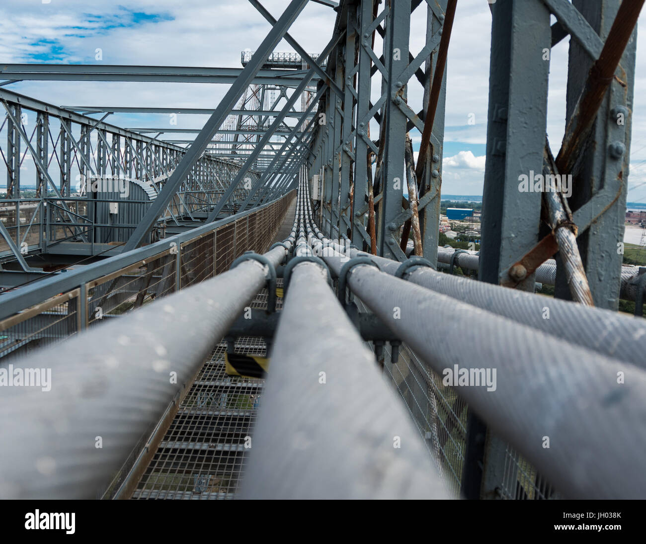 Bridge cables tension hi-res stock photography and images - Alamy