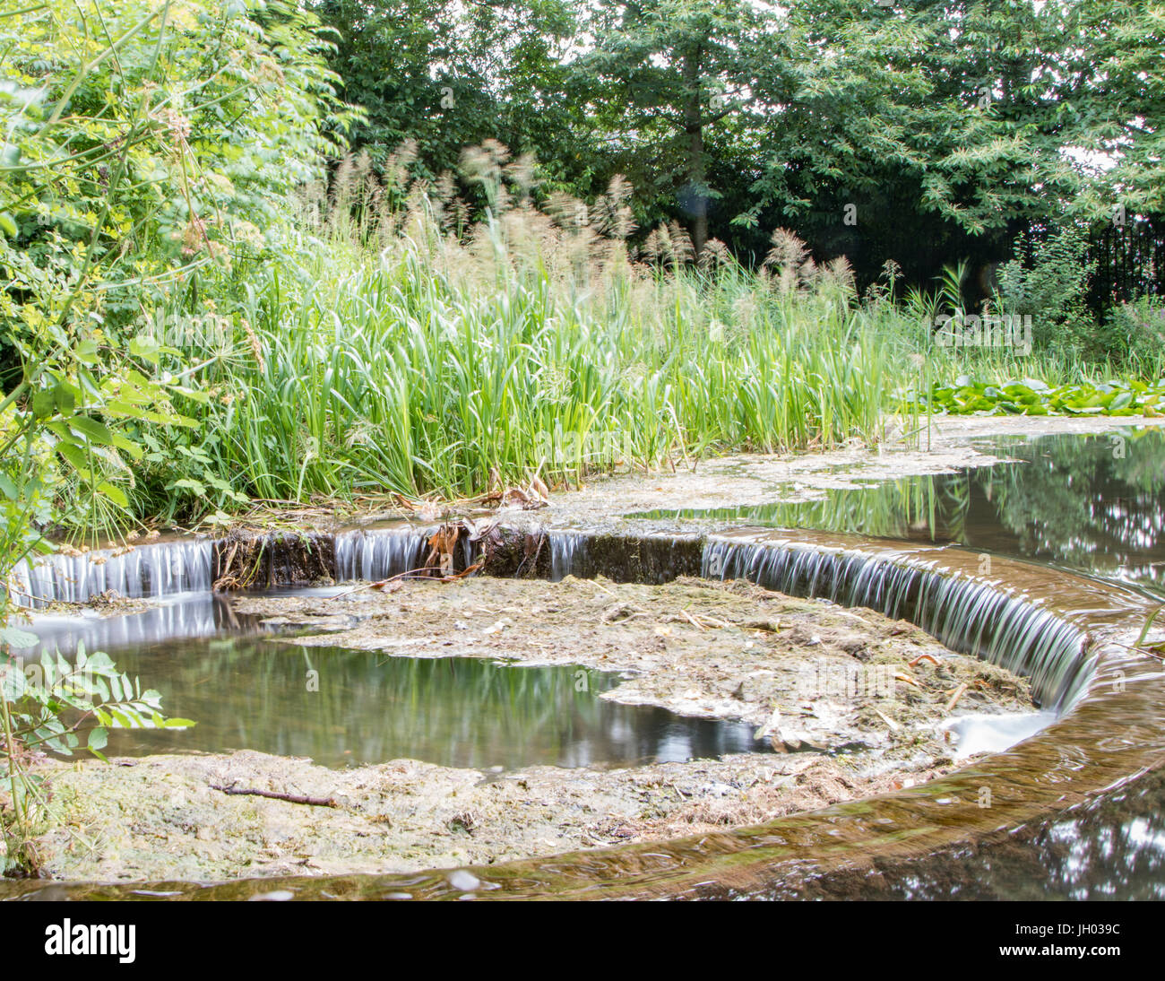 Overflow lake hi-res stock photography and images - Alamy