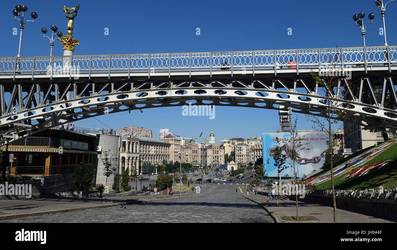 Memorial avenue bridge hi-res stock photography and images - Alamy
