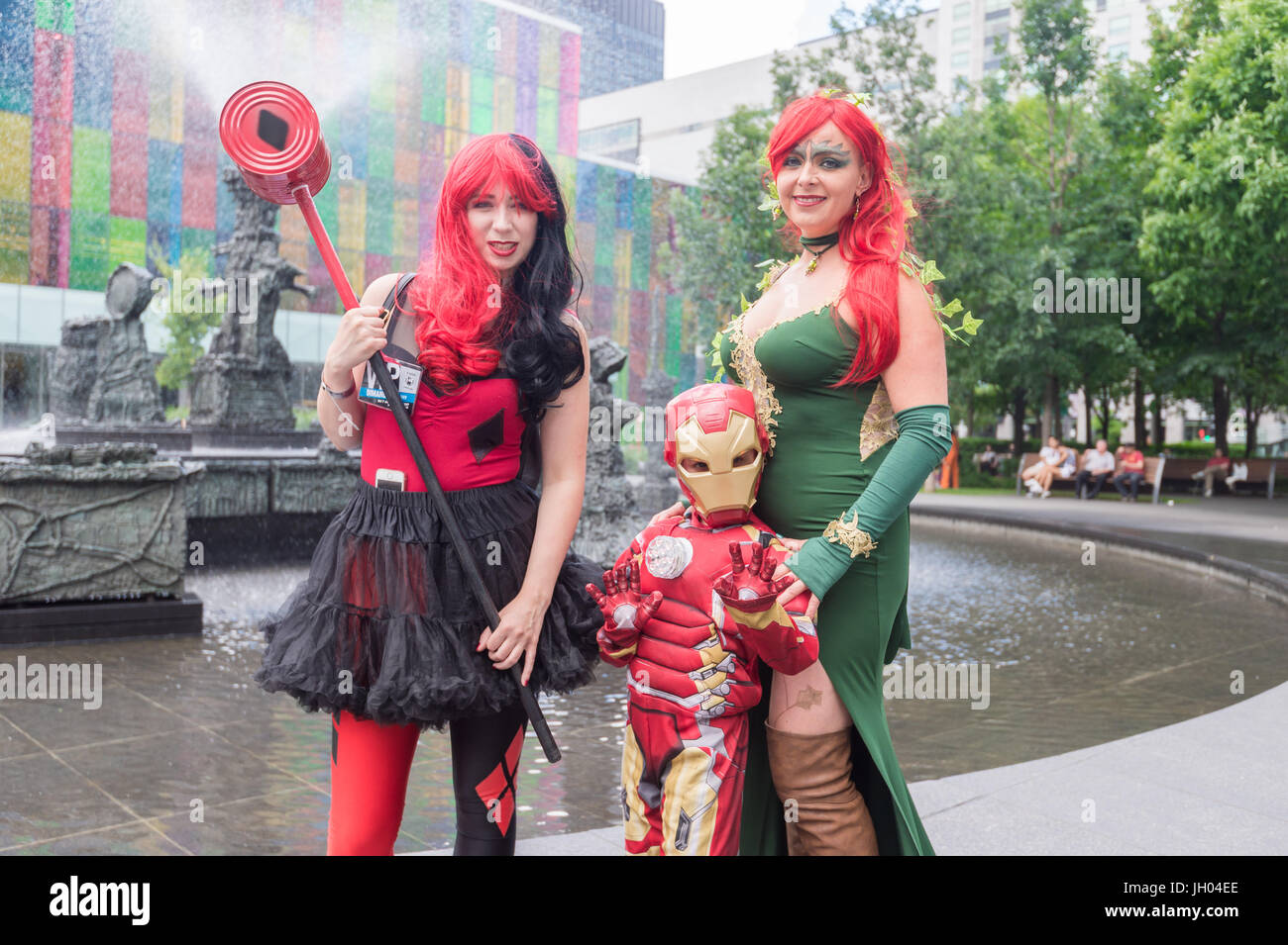 Female cosplayers hi-res stock photography and images - Alamy