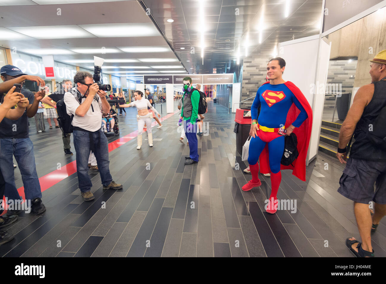 Superman cosplay fan hi-res stock photography and images - Alamy