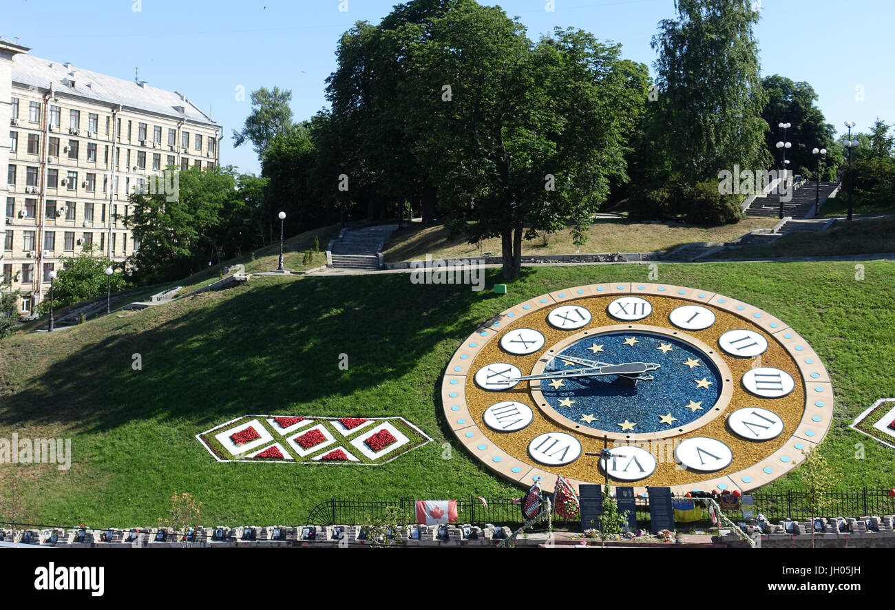 Floral clock, Kiev, Ukraine Stock Photo - Alamy