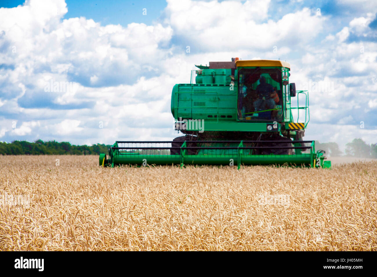 Straw chopper combine hi-res stock photography and images - Alamy