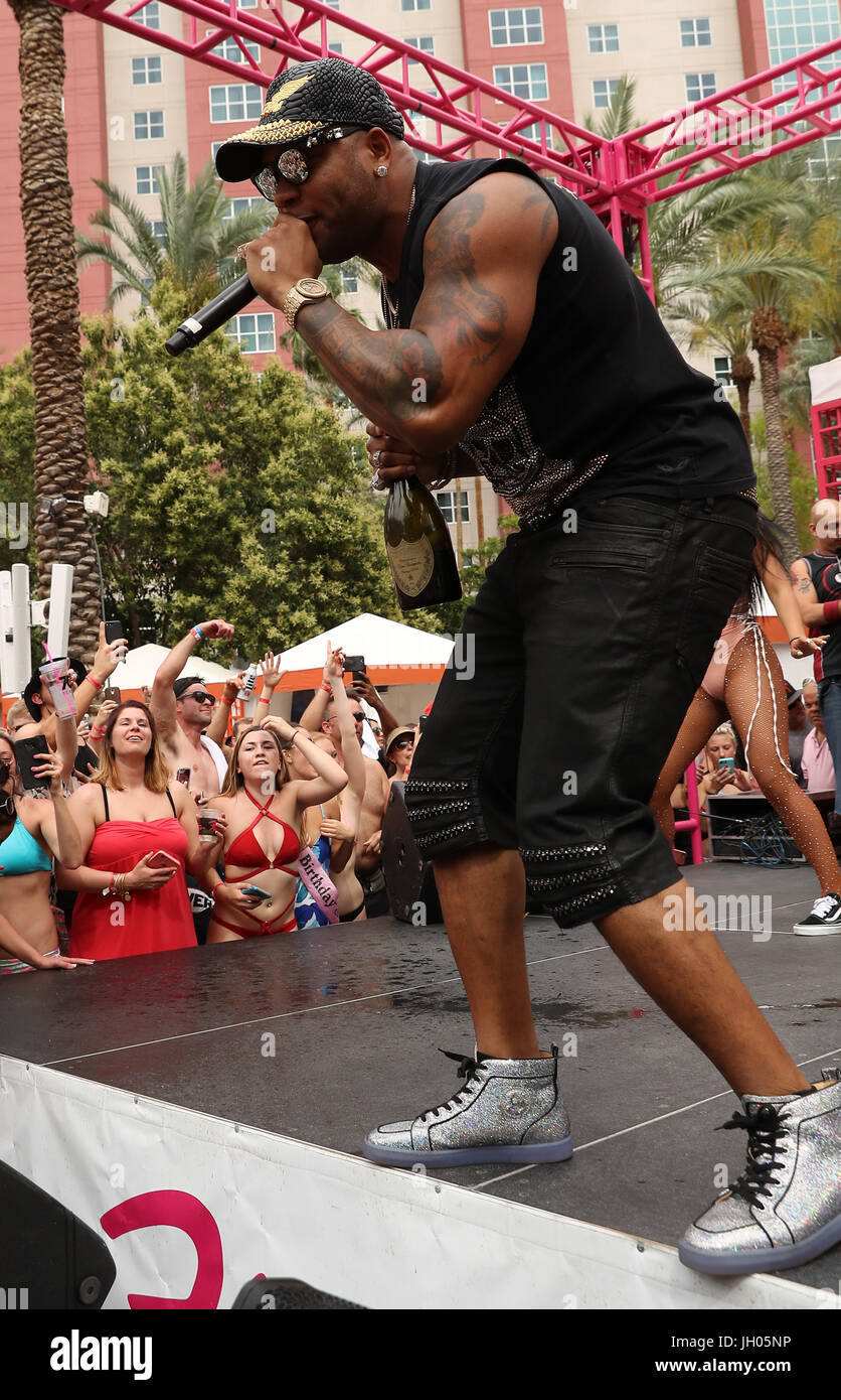 Flo Rida performs live at Flamingo Go Pool Featuring: Flo Rida Where ...