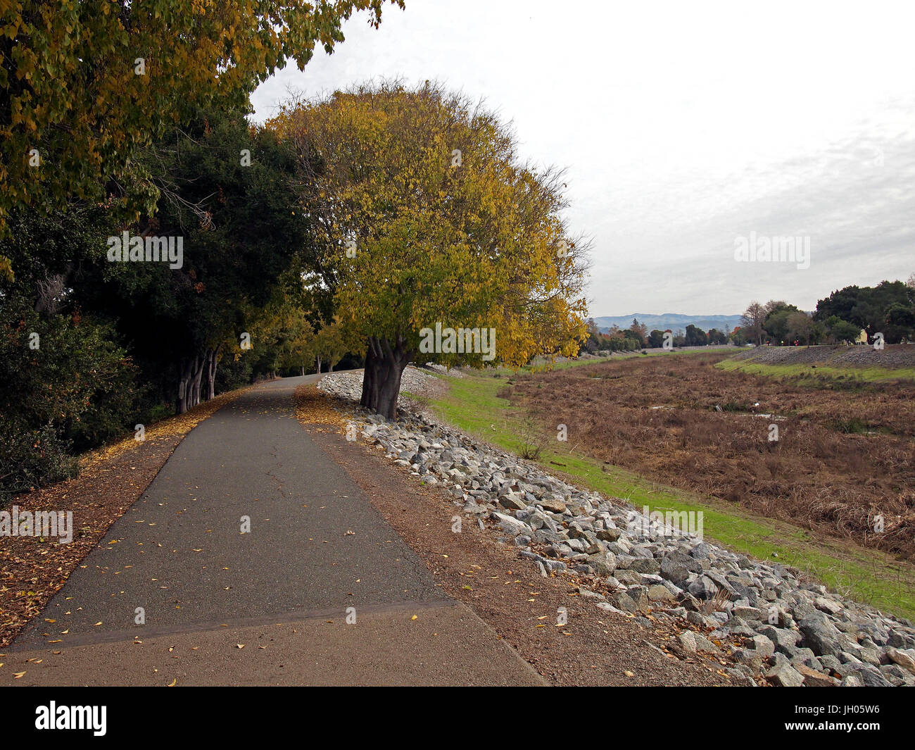 East bay regional park district trail hi-res stock photography and ...