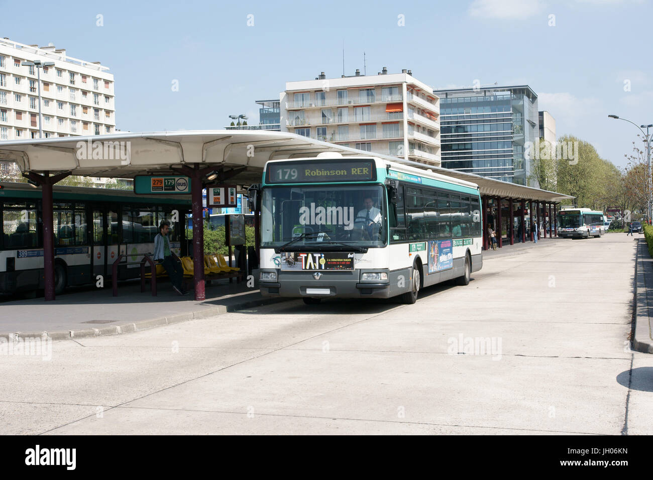 Road station of the Sèvres Bridge, Bolougne-Billancourt, Hauts-de-Seine ...